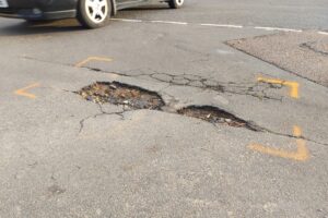 Pothole partnership calls for five-year warranties on pothole repairs